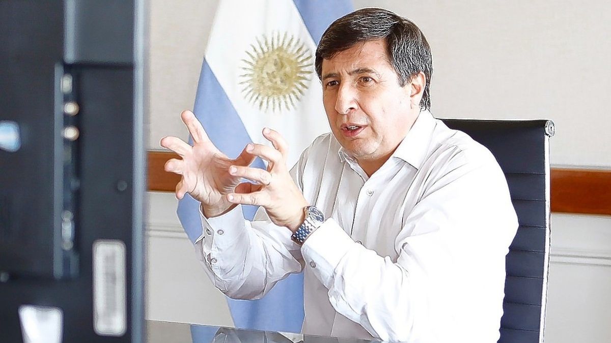 Daniel Arroyo explicó por qué entregarán 70.000 vacunas a movimientos ...