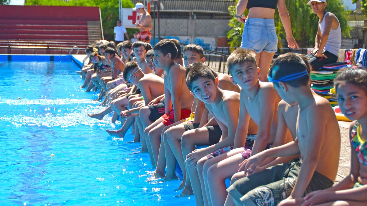 Más de 10 mil pibes llenan las colonias municipales