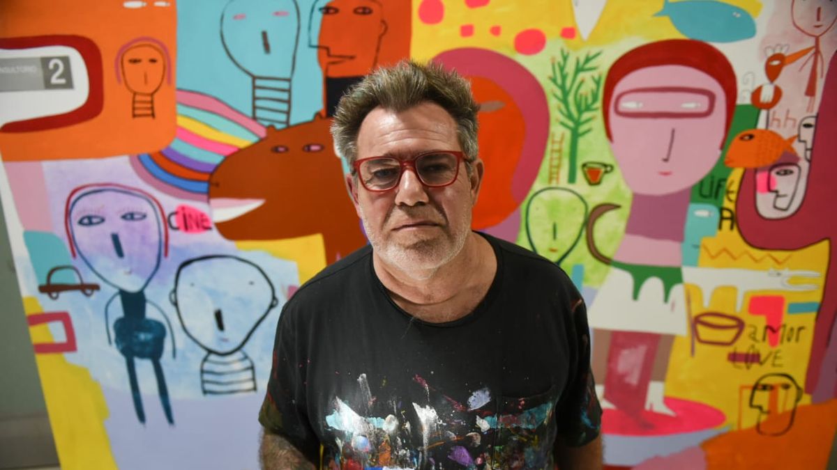 Milo Lockett pintó su primer mural en Rosario en el Hospital Vilela