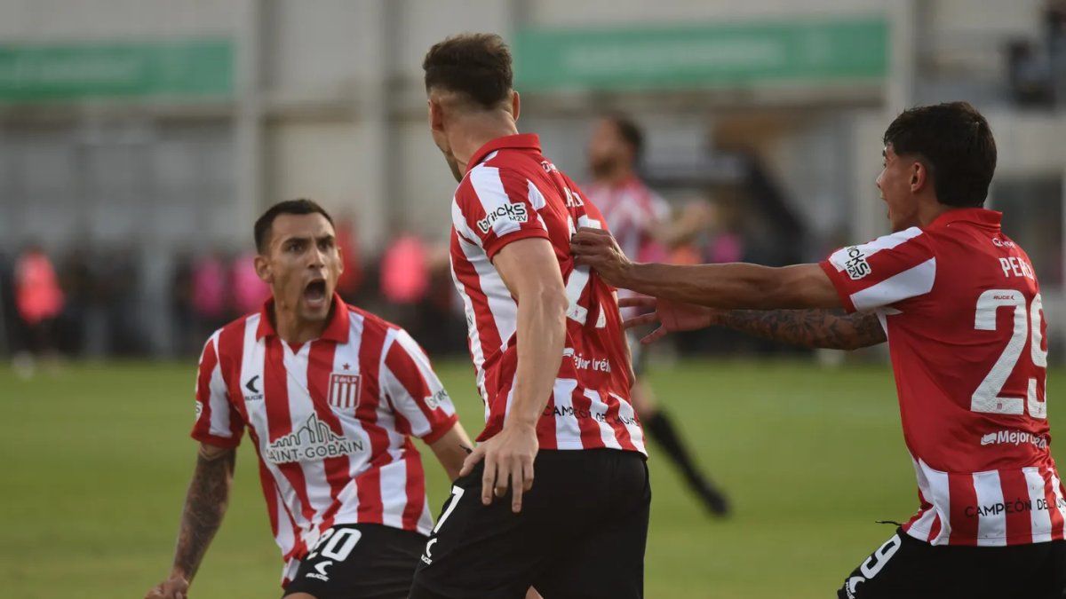 Estudiantes le ganó a Platense con un doblete de Pipa Alario y alzó el ...