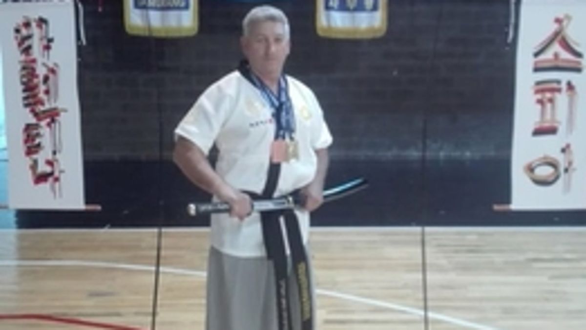 Secretario de Deportes, campeón sudamericano de espada coreana