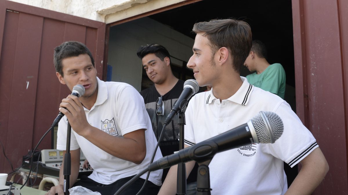 La magia de las radios escolares que llegan a toda la comunidad