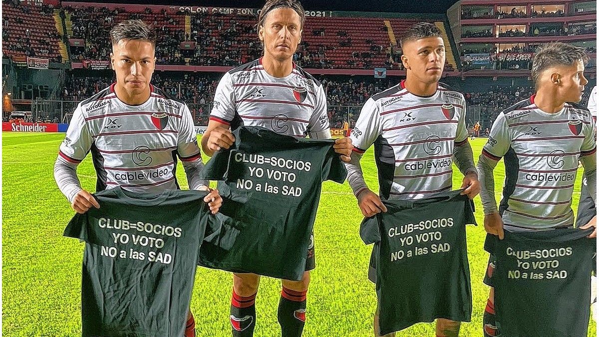 Descontento generalizado en los hinchas de Colón tras el mensaje por ...