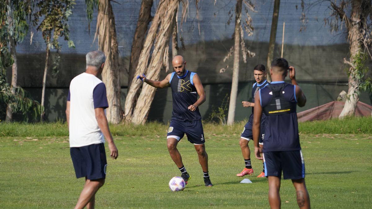 Central echa a rodar la pelota en Chile