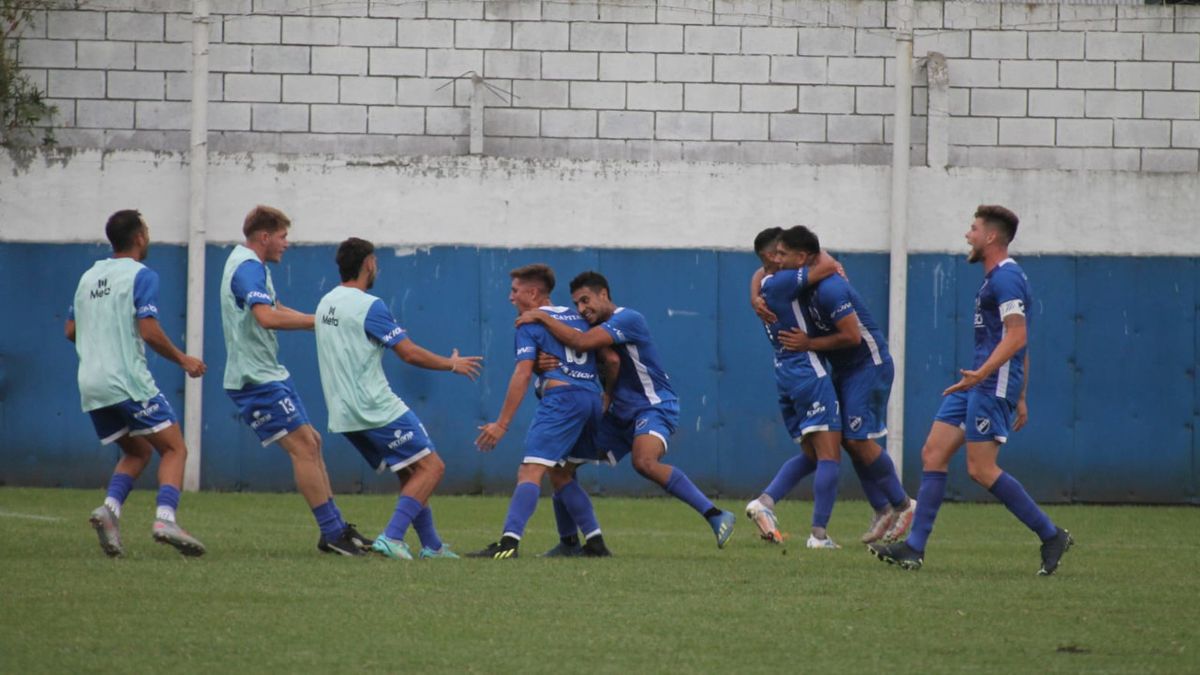 Argentino dio un paso en falso en el debut de la Primera D