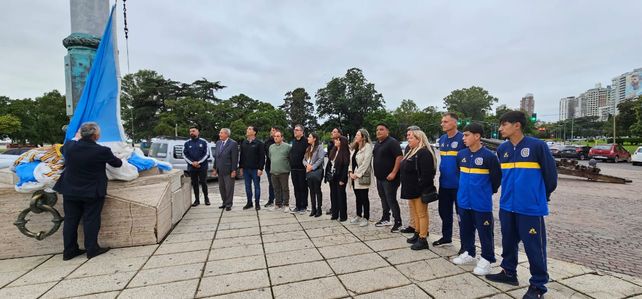La Asociación Rosarina de fútbol celebró sus 120 años en el Monumento a ...