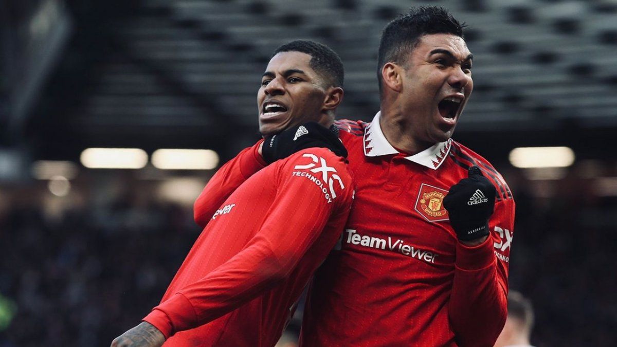 Manchester United le ganó un polémico clásico al Manchester City