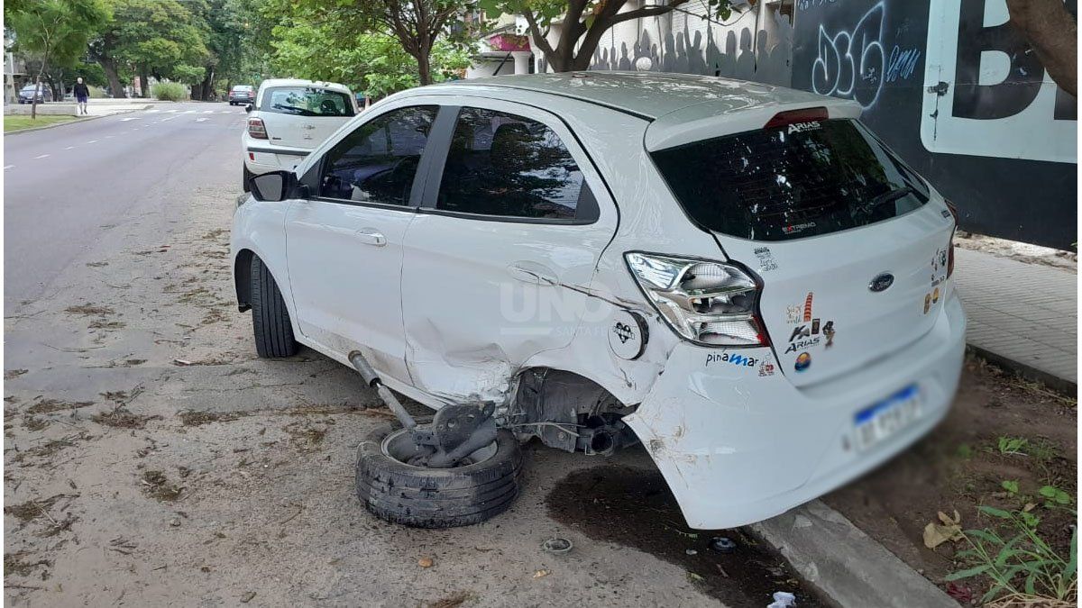 Chocó y arrastró varios metros un auto en pleno Bulevar y siguió su ...