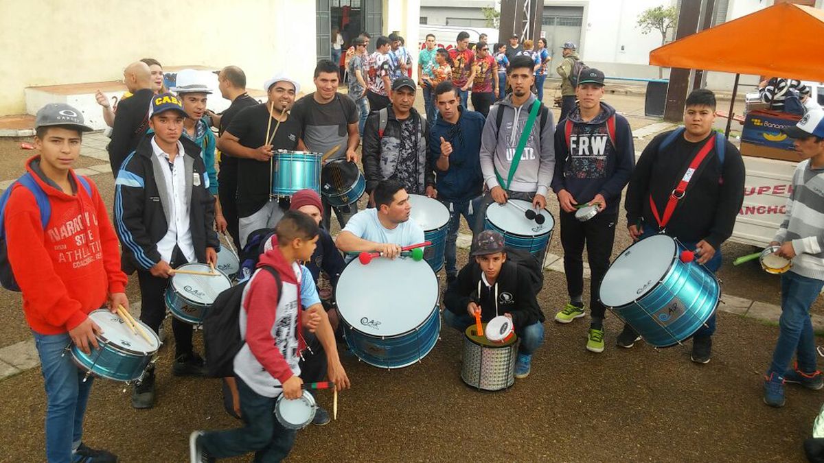 Al ritmo de la batucada, en Puerto Viejo impulsan proyectos sociales