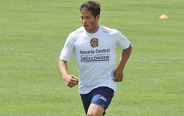 Central: Miguel Russo trabaja en el equipo pensando en Vélez