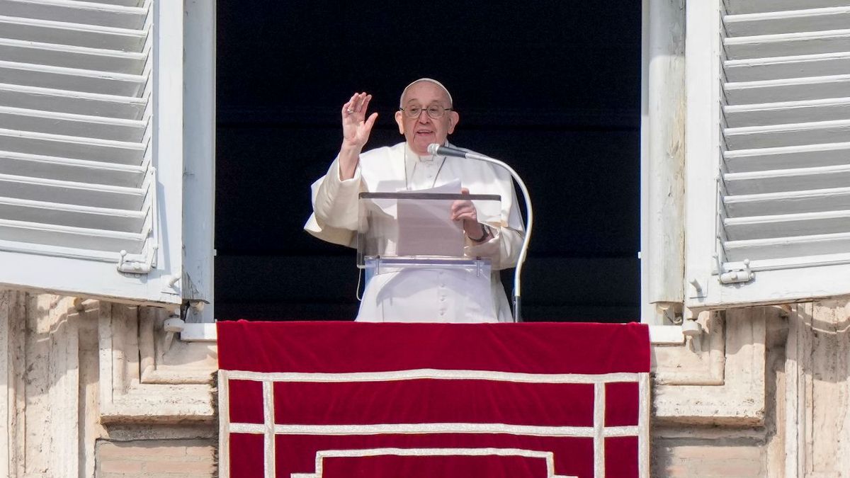 El Papa Francisco ordena que cardenales y obispos paguen por los ...