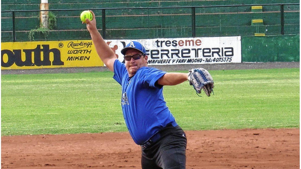 Sóftbol Nacional: los primeros juegos con viento y fresco