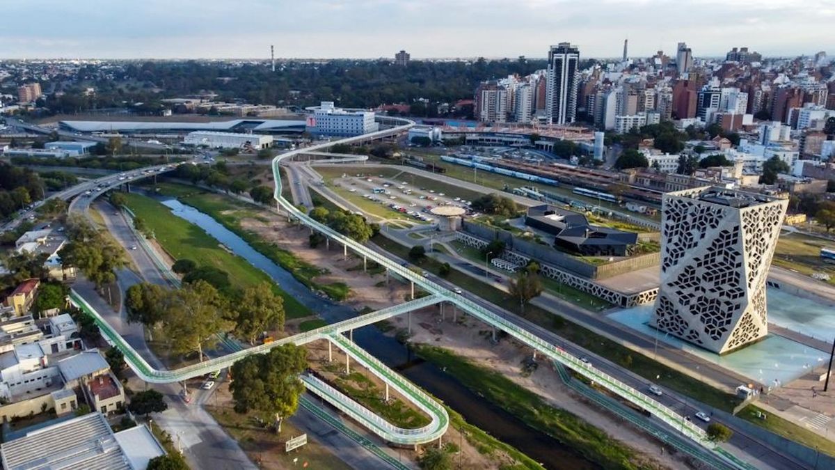 Córdoba inauguró una ciclovía en altura de 1.700 metros de largo