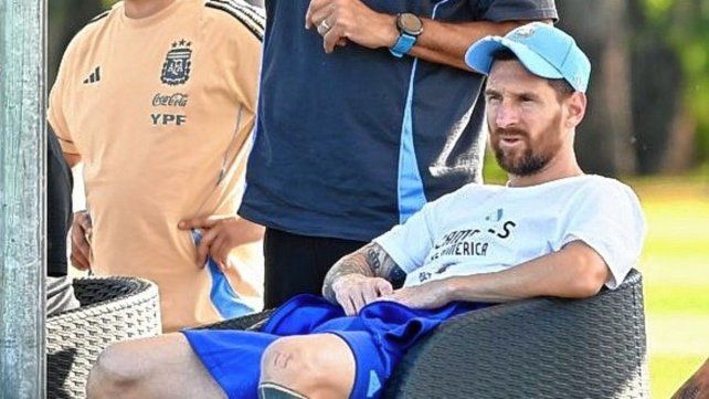 Messi, recién llegado a Argentina, espectador de lujo en el triunfo de ...