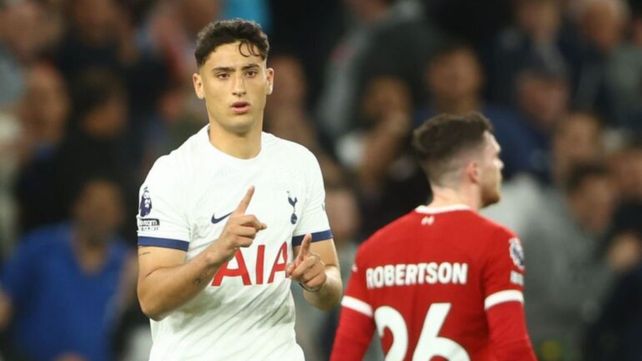 Alejo Veliz debutó en el Tottenham: ¿cómo le fue?