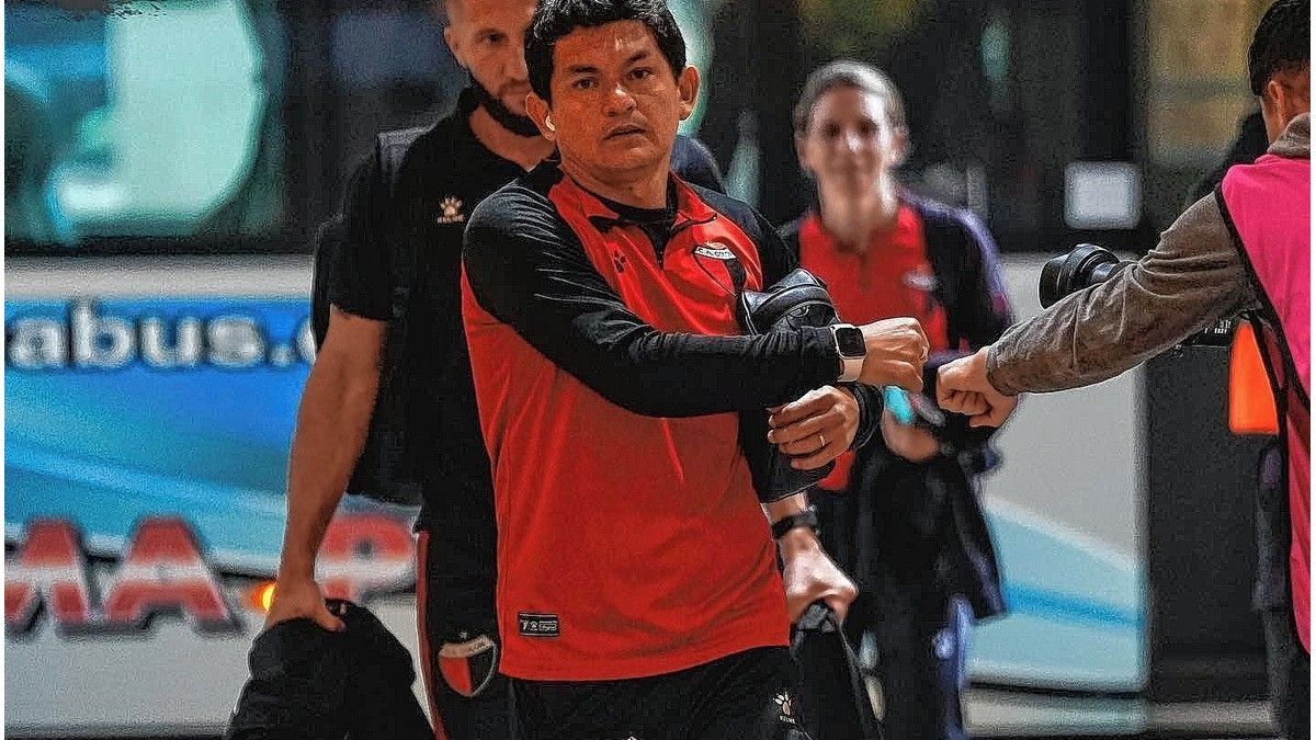 El Pulga llega el lunes y va a firmar el contrato con Colón por un año ...