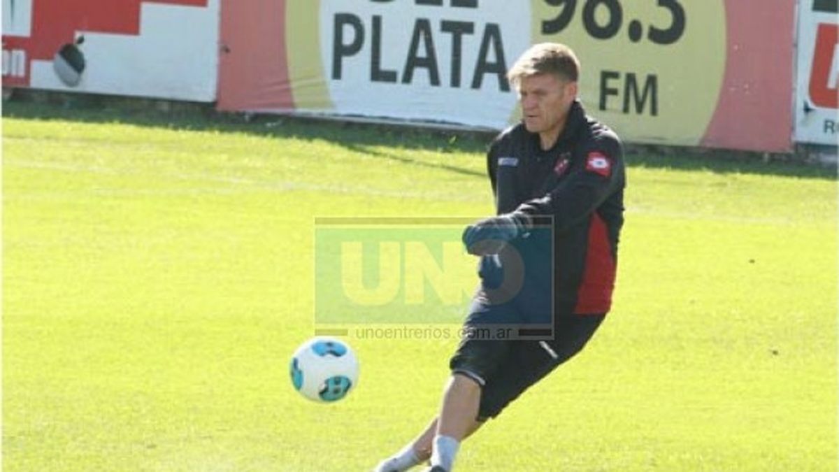 Bértoli: “Llevo 10 años en el club y merezco que me valoren”