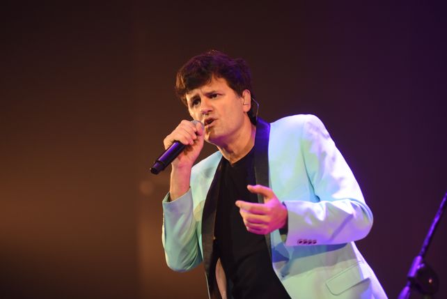 Ciro y Los Persas: un show de etiqueta en clave sinfónica