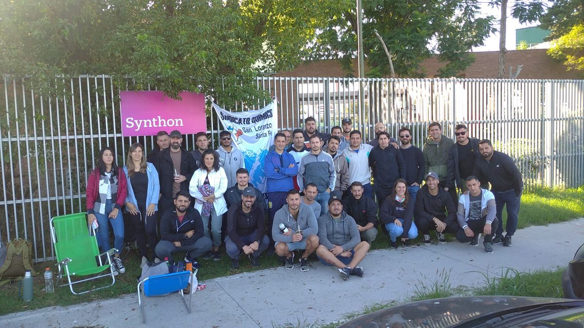 Paro en la planta de Synthon de San Lorenzo por el despido de un trabajador
