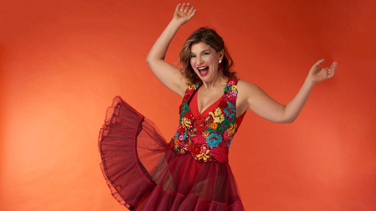 Dalia Gutmann trae su humor hecho desde el caos y la visceralidad