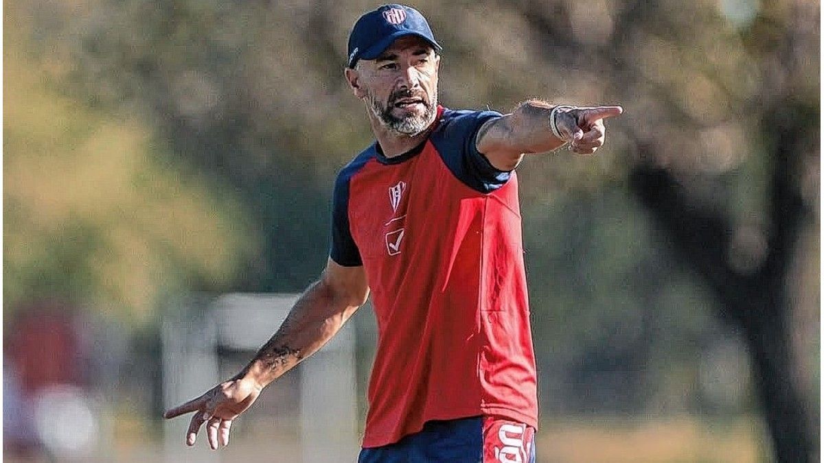 Cristian González, el DT número 13 que deja su cargo en lo que va del año