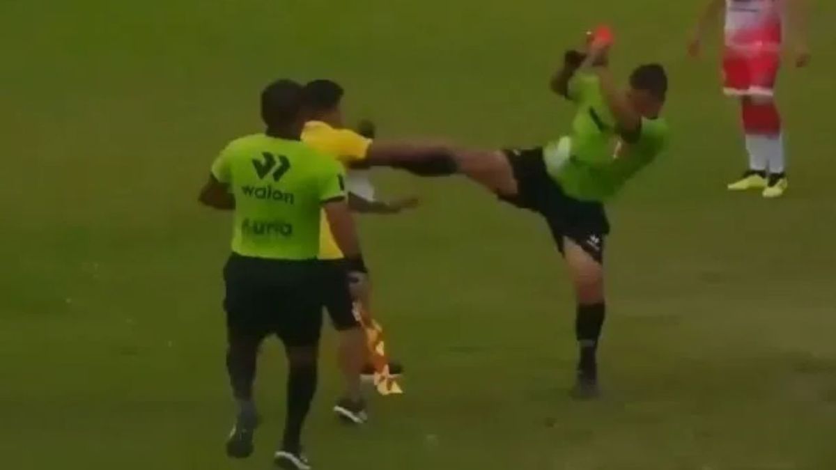 Video viral: un árbitro peruano se defendió de un agresor con una ...