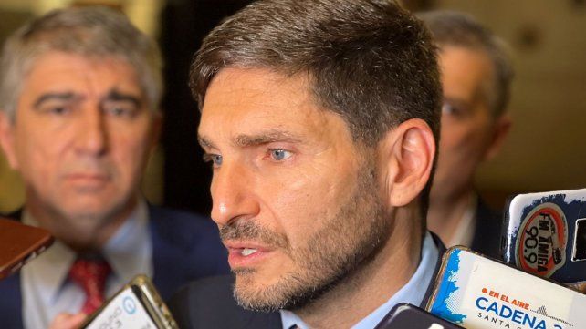 Maximiliano Pullaro llegó al Congreso para la asunción de Milei ...