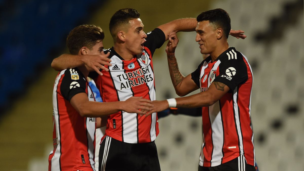 River recibe a Racing en el Monumental