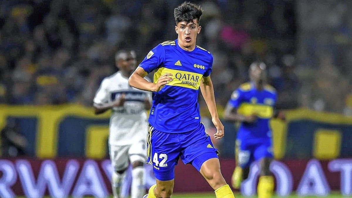 Colón negociaría por dos mediocampistas de Boca