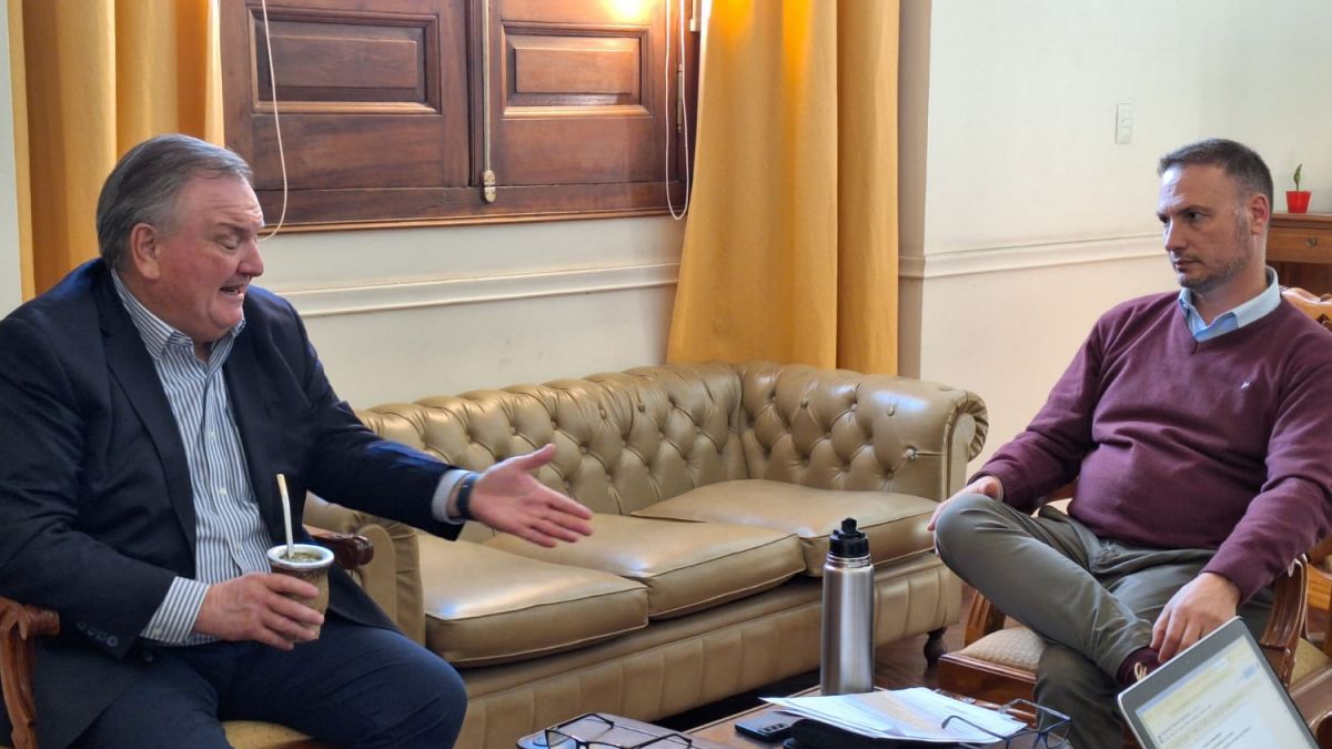 El Senador Felipe Michlig analizó con el ministro Enrico la marcha de la obra públicas en San ...