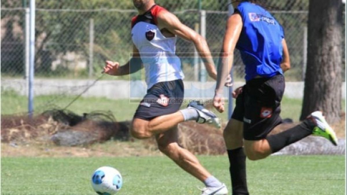 Carignano hizo tres goles y se perfila como titular