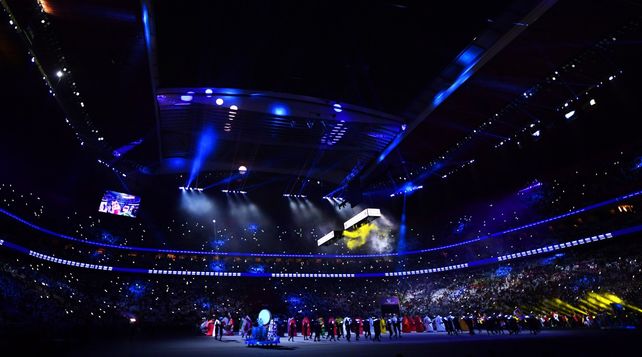 Una ceremonia luminosa, breve e impactante para que empiece el sueño ...