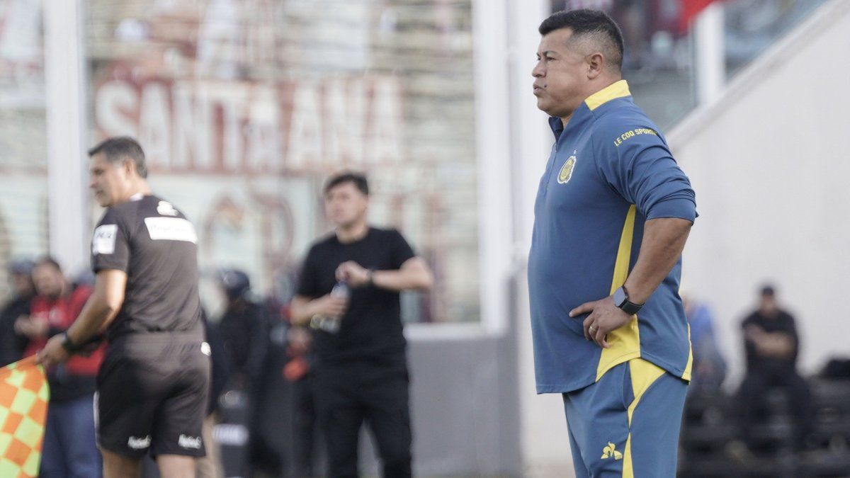 Central: Almirón quedó en el ojo de la tormenta tras la eliminación en ...