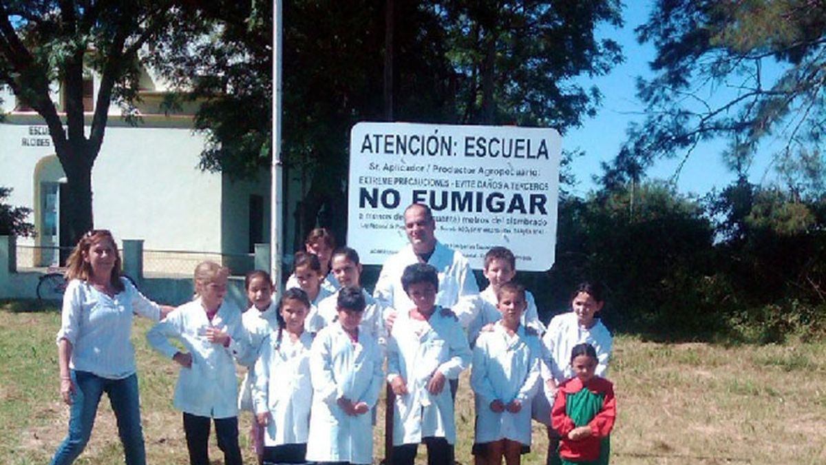 Tomaron muestras en la escuela fumigada