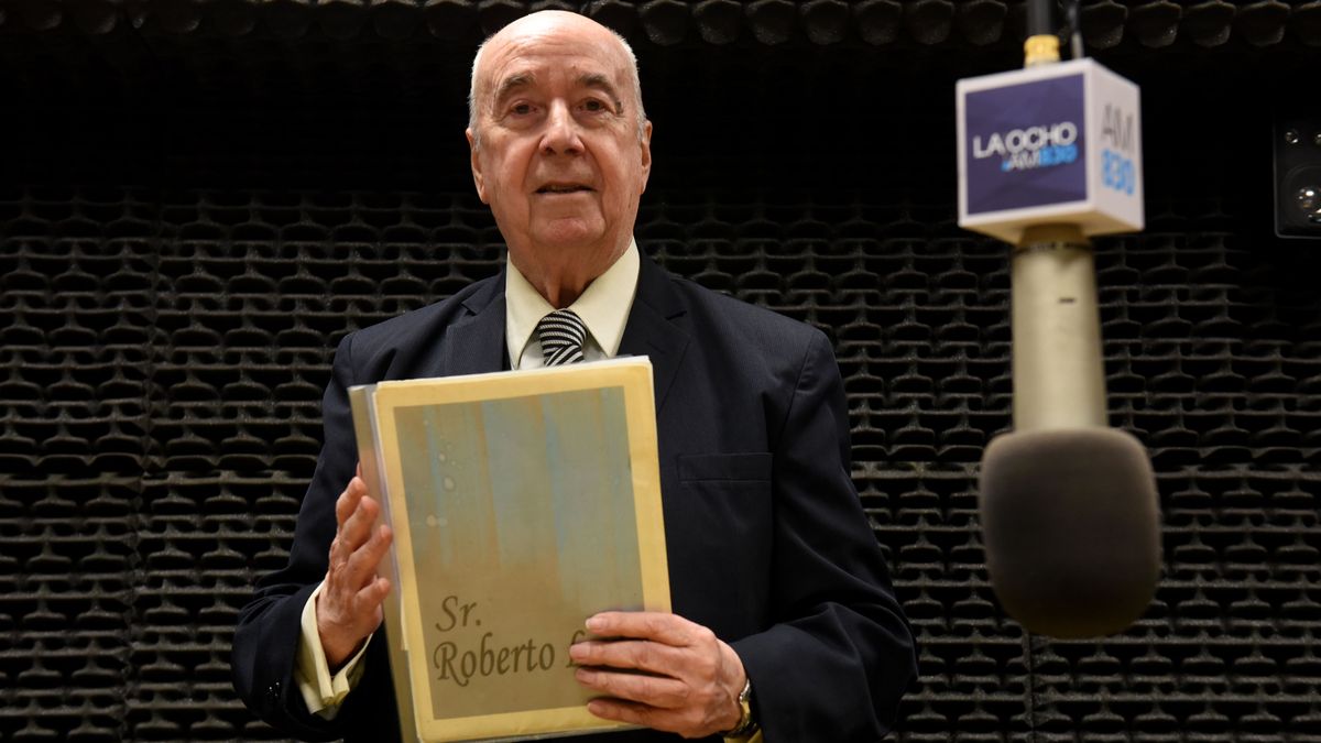 El reconocido locutor Roberto Lara se despide de la profesión