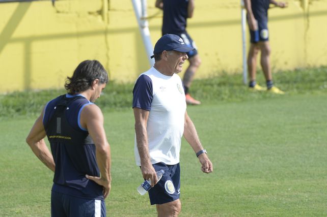 Central: Gaspar Servio quedó a merced de Miguel Ángel Russo