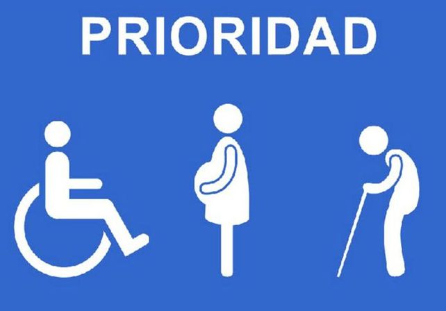 Embarazadas, discapacitados y personas de la tercera edad tiene ...