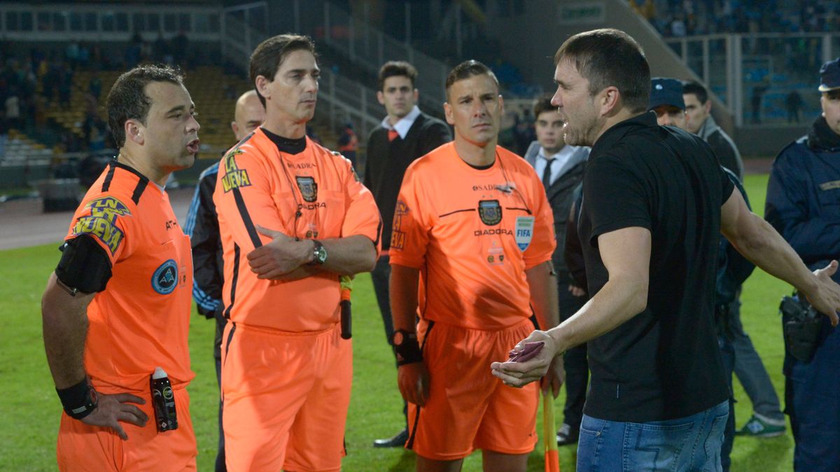 Diego Ceballos fue designado avar para Vélez-Central pero lo bajaron