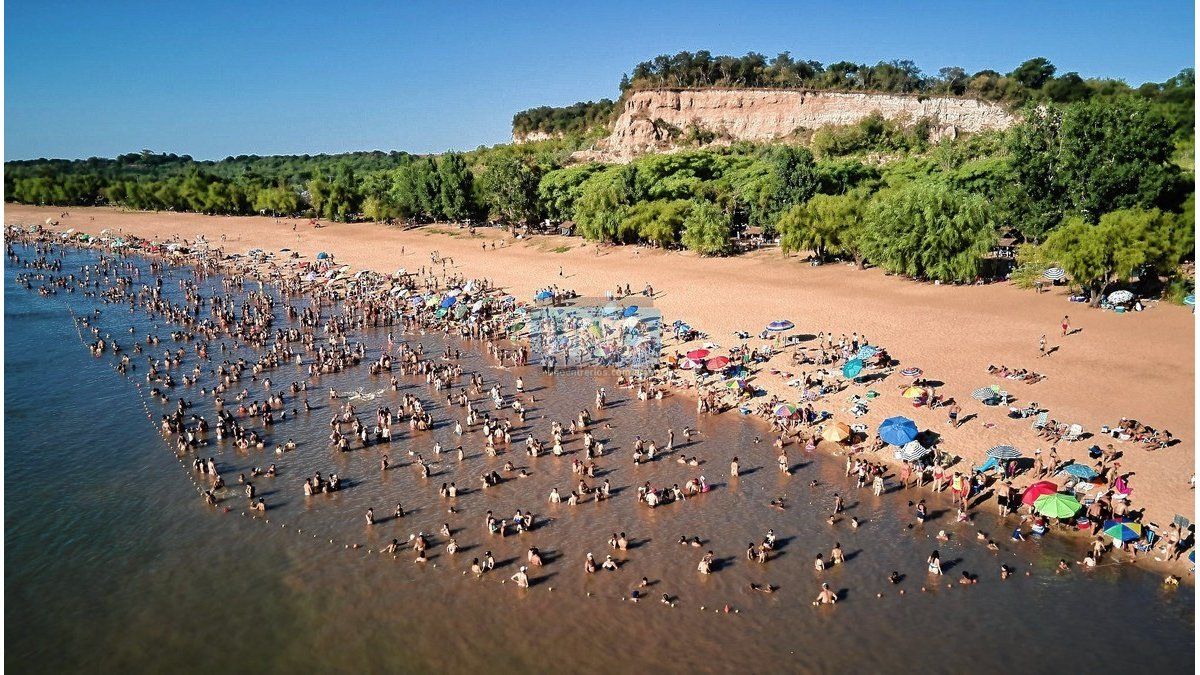 En la costa del río Paraná se prolonga la temporada de verano