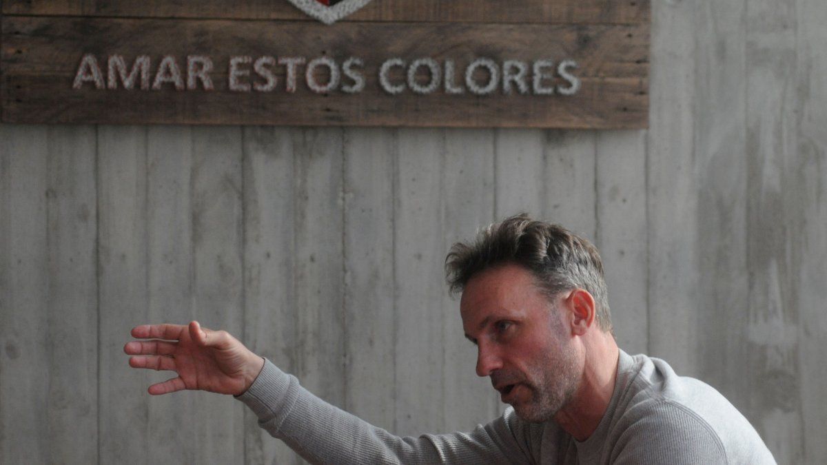 Lucas Bernardi, el nuevo técnico de la reserva de Newells