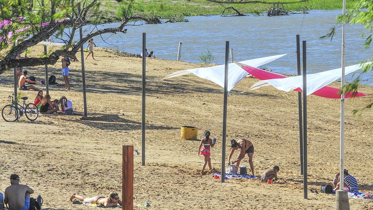 Las playas públicas de Paraná están listas para tomar sol