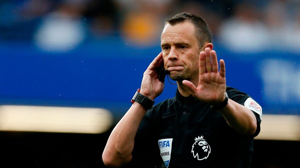 Cambios en el fútbol: el árbitro comunicará las decisiones del VAR en ...