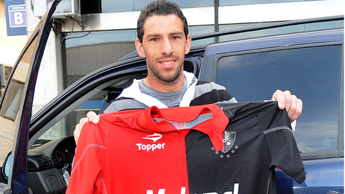 Maxi Rodríguez llegó a la ciudad y mañana a las 12 lo presentan en Newells