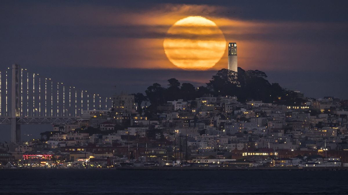 Superluna de Esturión, las imágenes que dejó el fenómeno cósmico