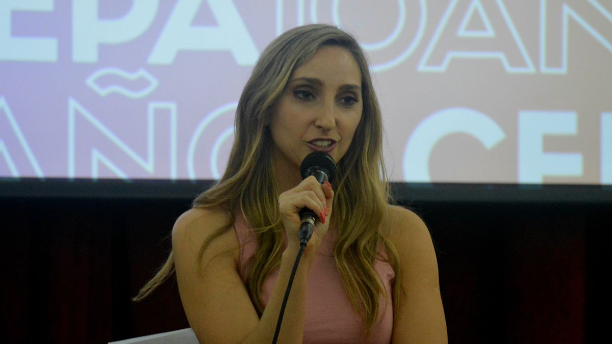 Julia Strada: El plan de Milei es un ataque a los derechos que ganó la ...