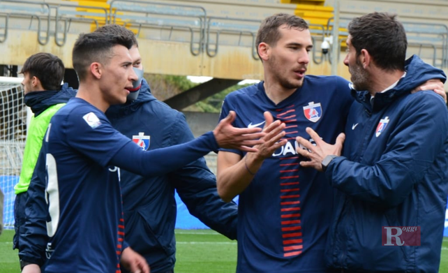 Argentino Rubén Botta anota en el fútbol de ascenso de Italia