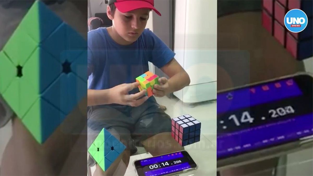 Tiene 12 años y resuelve el cubo Rubik en 52 segundos