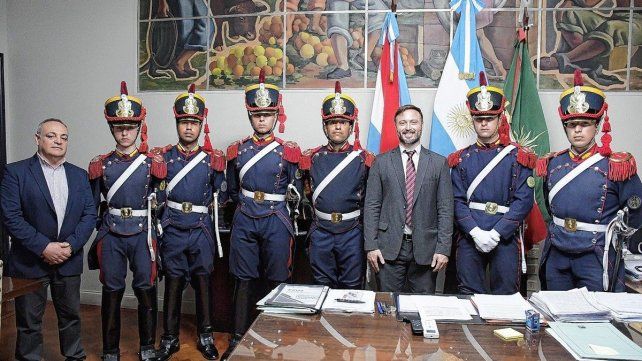 Concordia Exhiben El Sable Corvo Del General San Martín