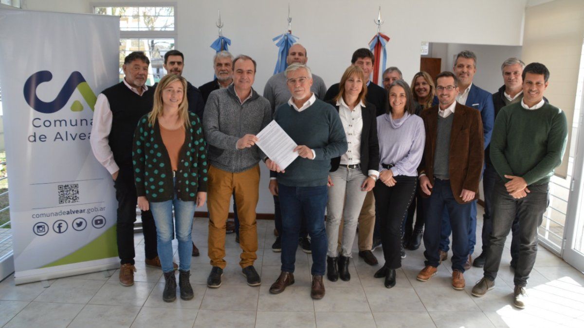 Alvear y Funes, junto a Junior Achievement