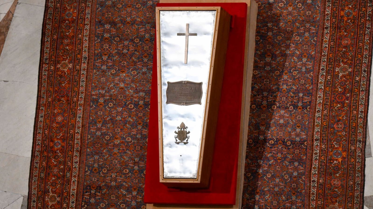 Video: cómo fue el momento en el que sellaron el féretro del Papa Francisco